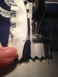 How to put a zip into a cushion – using your zipper foot – The Avid ...