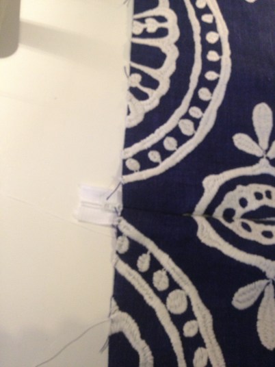 How to put a zip into a cushion – using your zipper foot – The Avid ...